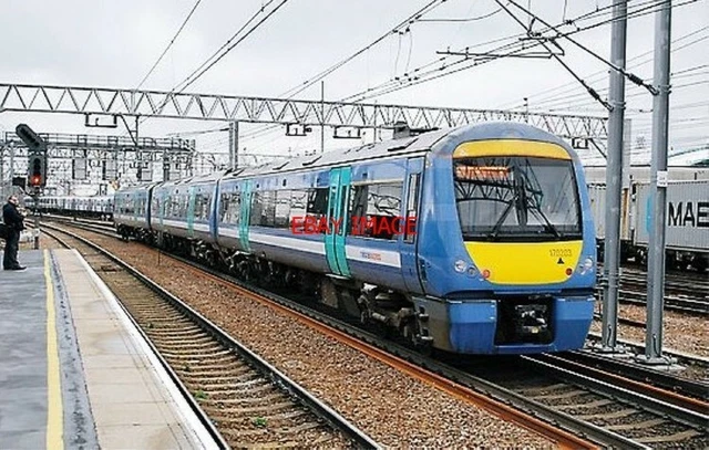 PHOTO CLASS 170 Turbo 3-Car Dmu No 170 203 Passing Stratford Of ...