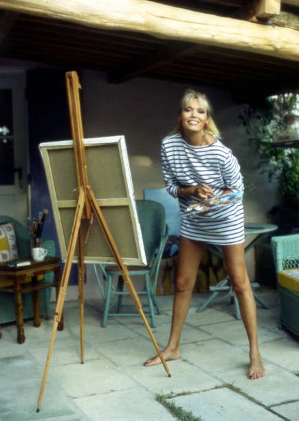 SINGER ACTRESS TELEVISION presenter Amanda Lear is dedicated t- 1983 ...