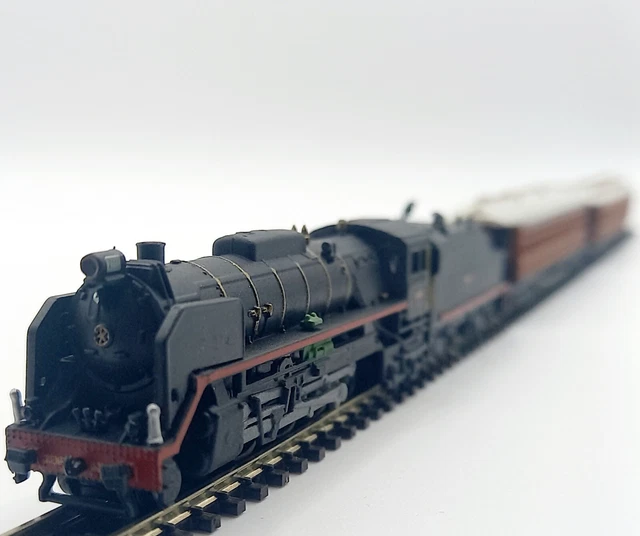 Z GAUGE SCALE Steam Locomotive Passenger Coaches Express Railway Train ...