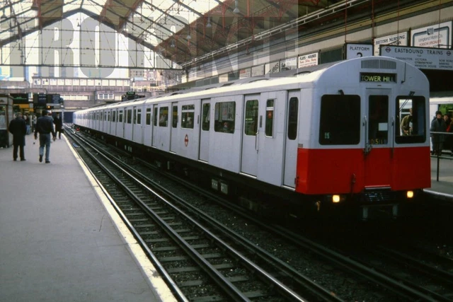 35MM SLIDE LONDON Transport Underground District Line c1984 Original £3 ...