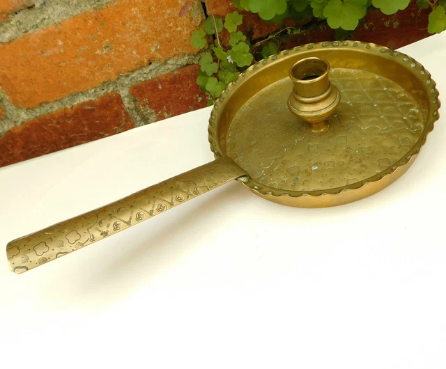 ANTIQUE VINTAGE BRASS chamber stick Frying pan style old candle holder ...