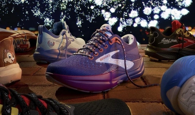 2026 RUNDISNEY WDW Marathon Brooks Ghost Max 3 WDW Castle Women ...