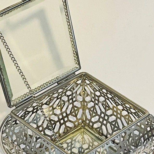MIRRORED JEWELLERY BOX Cut Out Silver Metal Mirrored Base Square Bowed ...