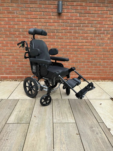 INVACARE REA AZALEA Assist Tilt-in-Space Wheelchair in Excellent ...