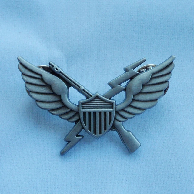 VIETNAM ERA US Army Air Assault Badge 11th Air Assault Division ...