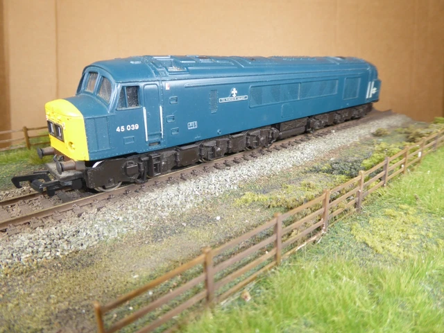 MAINLINE 00 GAUGE BR Class 45 Peak Diesel Locomotive 45039 in BR Blue ...