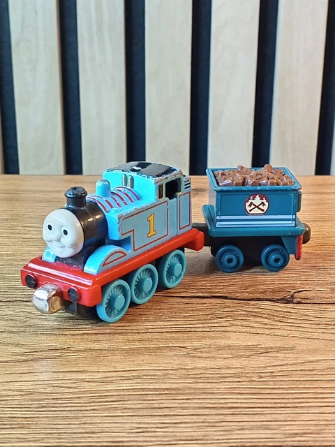 THOMAS TANK ENGINE & Friends Mattel Magnetic With Carriage Vintage £6. ...