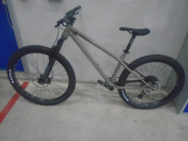 COMMENCAL META HT AM Ride Hardtail Bike (2022) MEDIUM DIRT ¬ £620.00 ...