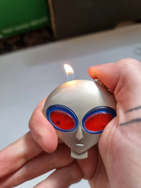 RARE VINTAGE COLLECTABLE Alien Gas Lighter Working 80s/90s £10.00 ...