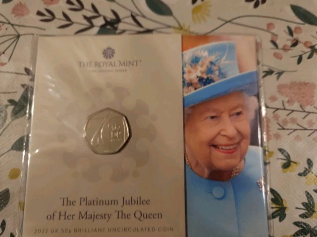 PLATINUM JUBILEE OF Her Majesty Queen Elizabeth 2022 50p Coin Royal ...