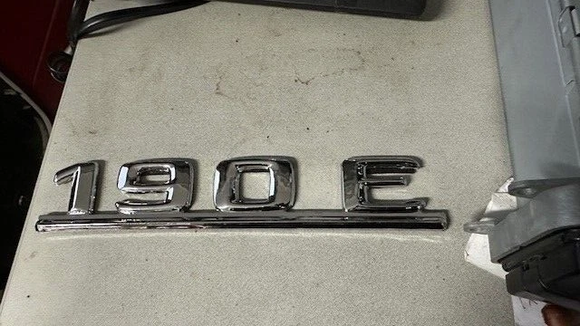 MERCEDES BENZ W201 - 190E - Characters of Types Emblem Lettering Logo ...