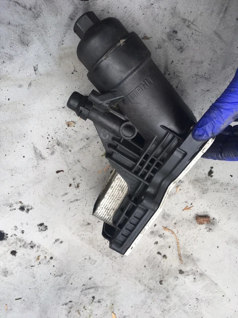 BMW 2.0 DIESEL N47 Oil Cooler & Filter Housing Mahle 70377354 8507626 £ ...