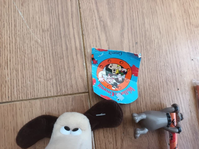 VINTAGE WALLACE AND Gromit Pencil Toppers & Pencils & Finger Puppet BBC ...