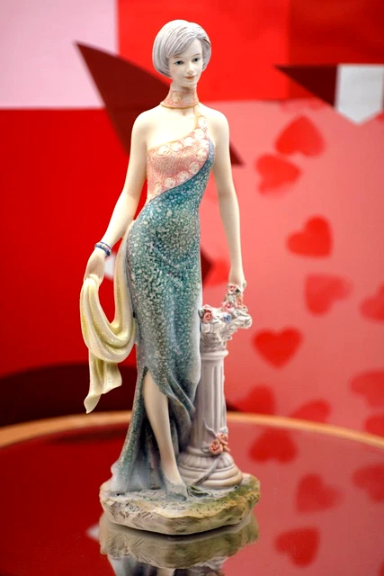 VINTAGE PORCELAIN LADY Figurine The Regal Collection Melissa £87.00 ...