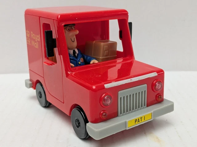 POSTMAN PAT TOY Vehicle Royal Mail Van Pat Figure & Parcel PAT 1 2008 ...
