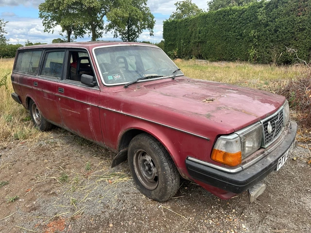 VOLVO 1981 ESTATE 245 model 2127 cc barn find project parts £850.00 ...