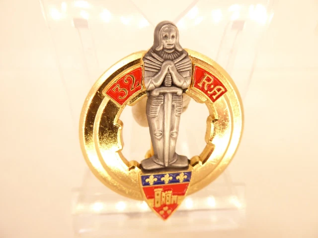 INSIGNE MILITAIRE - 32e RA- REGIMENT D'ARTILLERIE - A. BERTRAND ATLAS ...