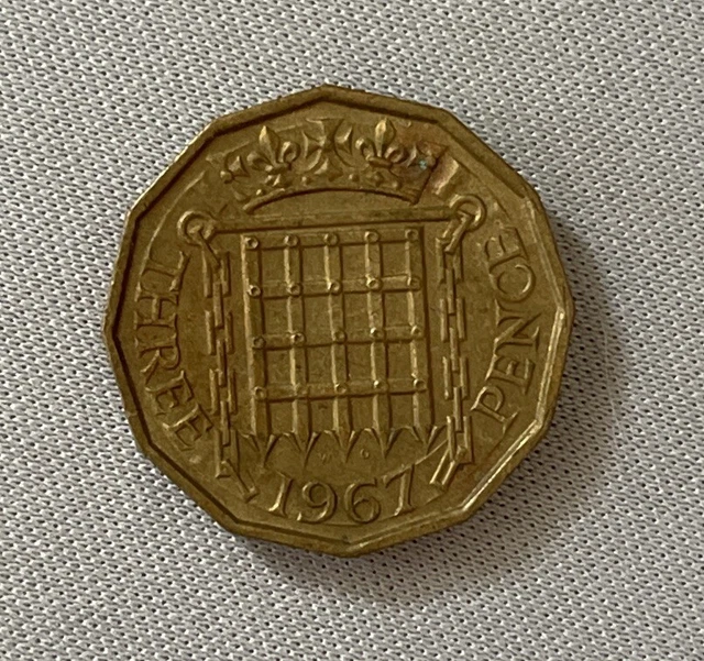 1967 UK GREAT Britain 3 Pence Thruppence Thrupenny Queen Elizabeth II ...