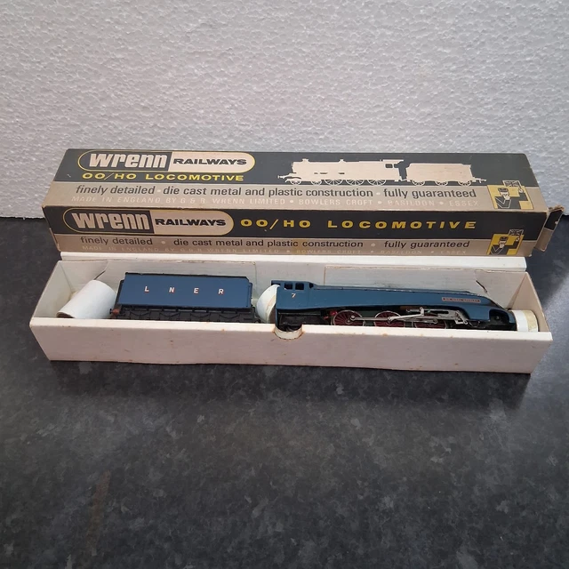 WRENN W2212 A4 Steam Locomotive 4-6-2 LNER No.7 Sir Nigel Greesley. VGC ...