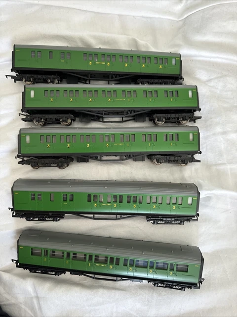 5 X HORNBY oo Gauge Coaches 1st/3rd Southern Green £15.00 - PicClick UK