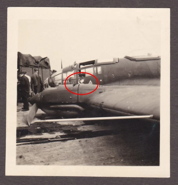 ORIG. FOTO - Flugzeug Heinkel He 111 - Köln-Butzweilerhof - Notlandung ... ORIG. FOTO - Flugzeug Heinkel He 111 - Köln-Butzweilerhof - Notlandung ...