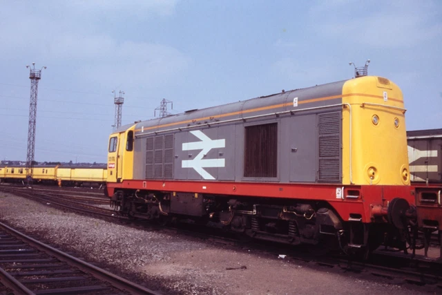 ORIGINAL 35MM RAIL Slide: TOTON: Class 20: Railfreight: 20170: c.1986 £ ...