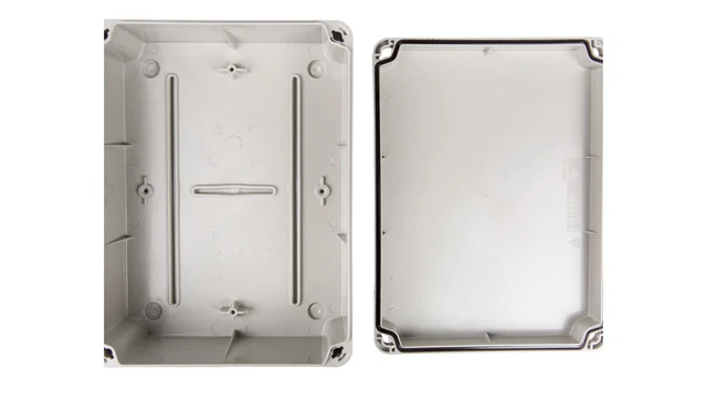 SURFACE-MOUNTED BOX LIGHT 241x180x96 4xM25 6xM40 IP66/67 gray EV-231 £ ...