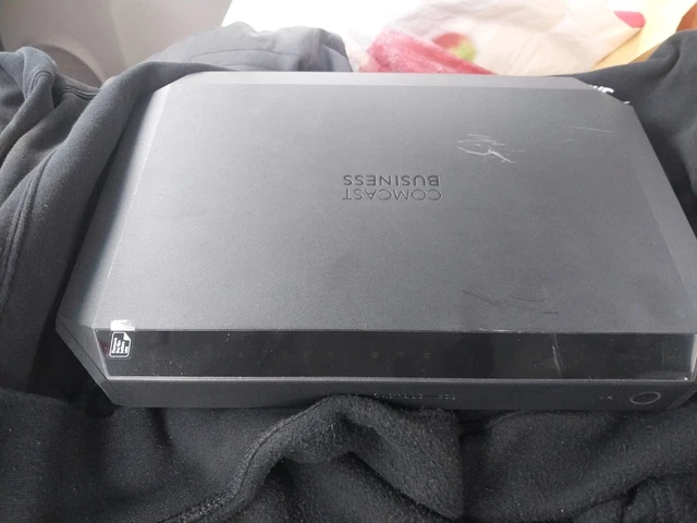 COMCAST BUSINESS CBR-T Modem/Router CBCI-7581 100-120 Vac, 60Hz, 1.4A ...