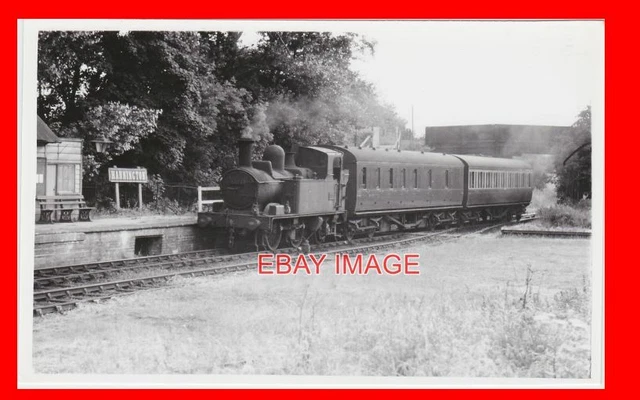 PHOTO GWR Train At Hannington Railway Station £2.85 - PicClick UK