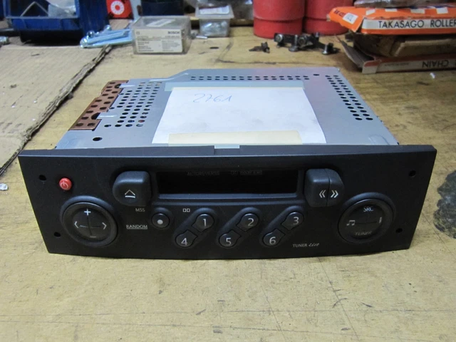 GENUINE RENAULT MEGANE II Radio + Radio Code 8200256140 £36.74 ...