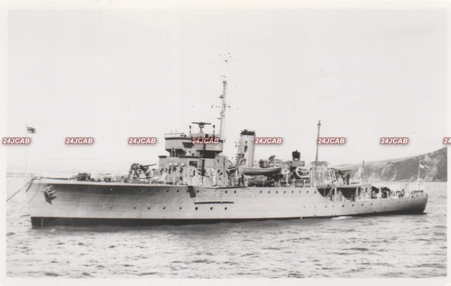 ROYAL NAVY PHOTOGRAPH. HMS "Sharpshooter" Minesweeper. WW2 HMS ...