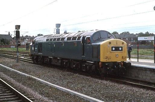 ORIGINAL COLOUR SLIDE of 40145 BR class 40 diesel loco £1.99 - PicClick UK