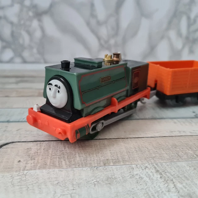 TRACKMASTER REVOLUTION THOMAS The Tank Engine Battery Train Samson and ...