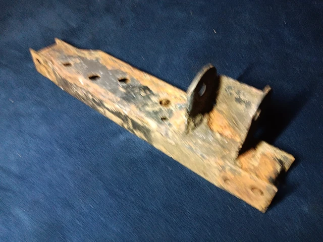 86-95 TOYOTA PICKUP 4WD IFS Front Diff Differential Crossmember Bracket ...