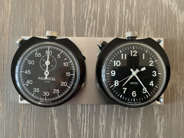 CLASSIC BLACK SMITHS Ingersoll Historic Rally Timer Set on a Dashboard ...