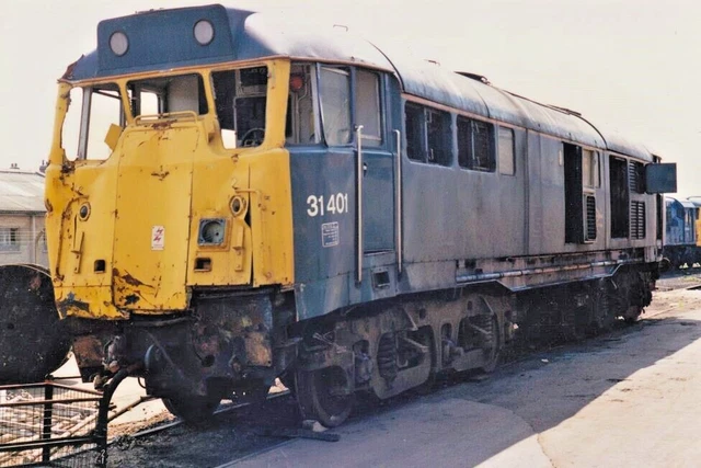 CLASS 31 NO 31401 in blue rip at doncaster works £1.20 - PicClick UK