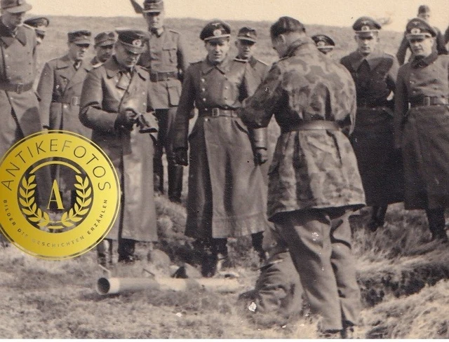 FOTO,VORFÜHRUNG PANZERSCHRECK,TARNUNIFORM,PANZERKNACKER,PANZERFAUST ...