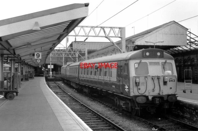 Photo Class 304 Emu 304043 At Crewe On 13 05 87 £2 00 Picclick Uk