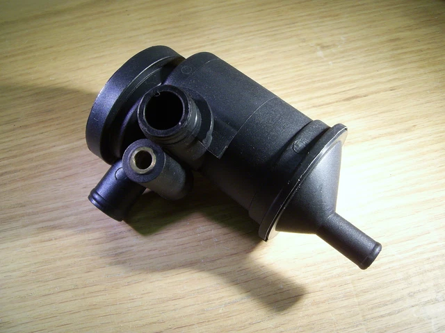 LAND ROVER DEFENDER 200TDi 300TDi CRANKCASE BREATHER OIL SEPARATOR ...