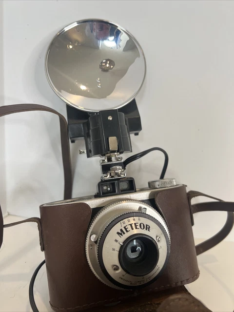 VINTAGE METEOR CAMERA Original Case Flash 1949 Universal Camera ...