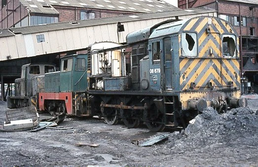 ORIGINAL COLOUR SLIDE of 08679 BR class 08 diesel shunter loco £2.99 ...