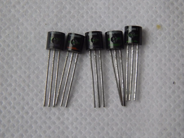 5 X MOTOROLA Silicon Transistor, MPS 2369, NPN, 36W, 40V, 0.2A, TO92 ...