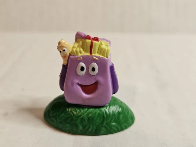 DORA THE EXPLORER Backpack 1.5" PVC Figure Viacom 2005 On Green Grass ...