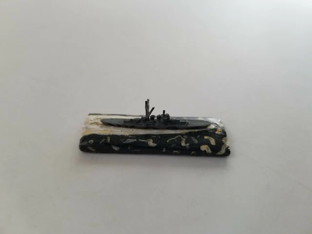 WW2 ITALIAN LIGHT Cruiser Naval Miniature 1/6400 Scale Painted tbj £3. ...