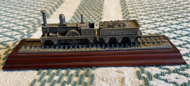 THE JENNY LIND Steam Locomotive Static Model ROYAL HAMPSHIRE PEWTER £7. ...