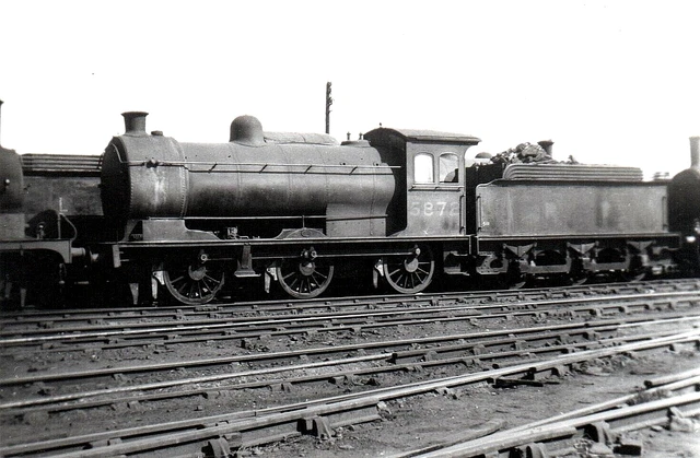 LNER CLASS J27 0-6-0 No 5872 at SUNDERLAND MPD on 16/5/48 R/PHOTO £1.00 ...