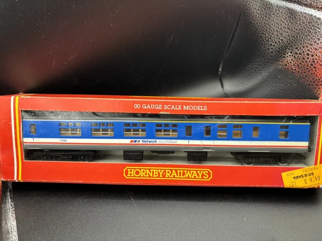 HORNBY OO GAUGE R444 Network Southeast Livery (NSE) Mk2 1ST Class Brake ...