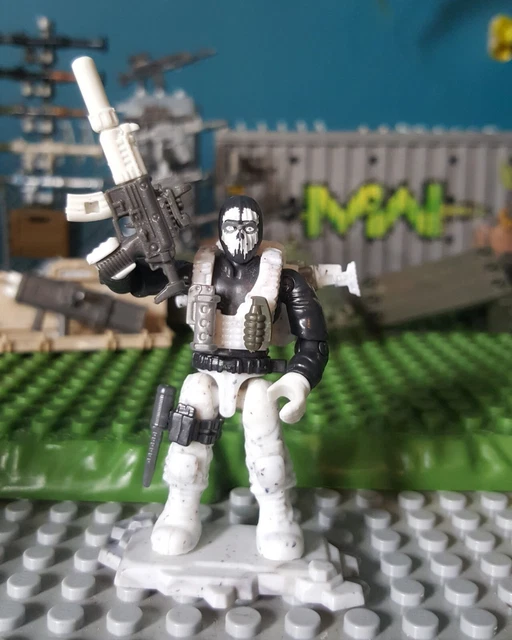MEGA CONSTRUX CALL of duty figure. (Custom built/mod) Arctic Ghost. £20 ...