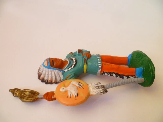 ALTER DDR HARTGUMMI INDIANER Tokei Ihto Indianerfigur Häuptling Bayer ...