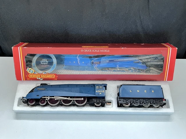 HORNBY R372 LNER Class A4 Locomotive & Tender 'Seagull' £74.95 ...